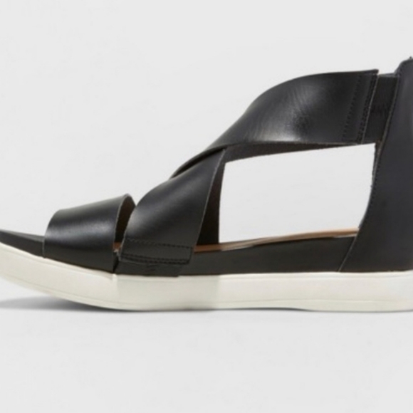 Universal Thread | Shoes | Black Sandals Universal Threads Hummingbird ...